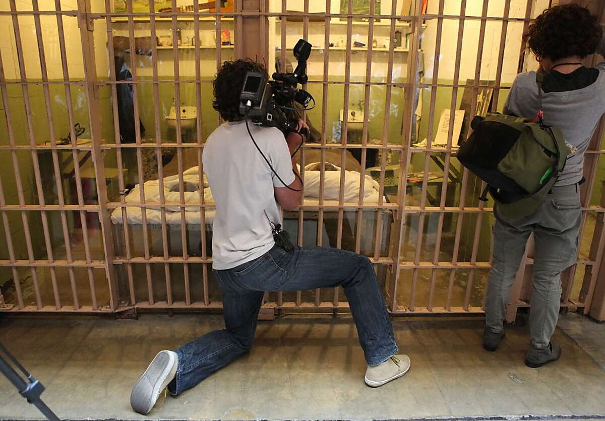 Alcatraz escapees' family convinced brothers alive