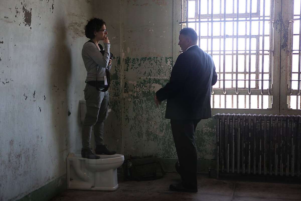 Alcatraz escapees' family convinced brothers alive