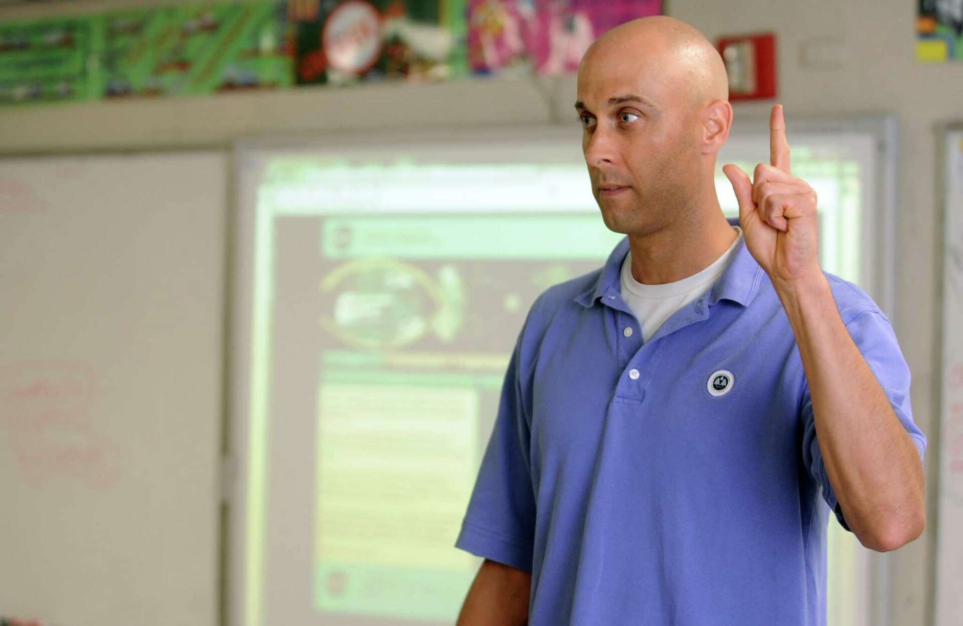 Sixth graders help NASA in science class