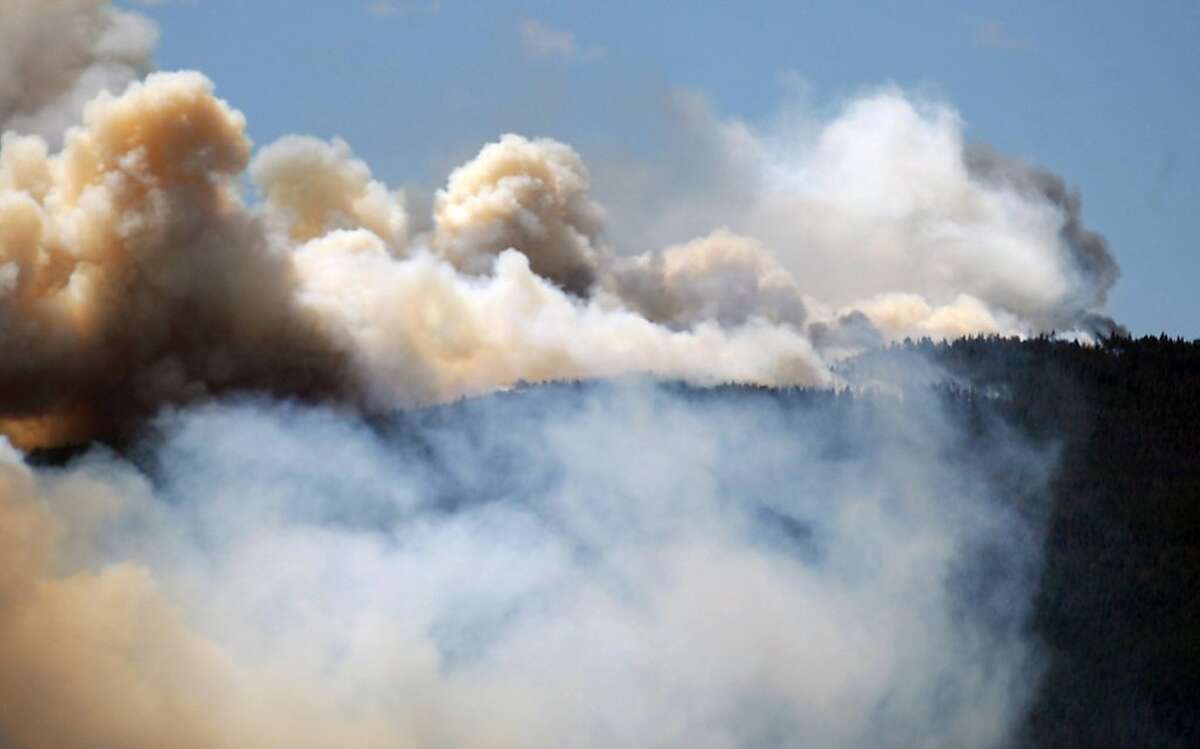 Wildfire smoke hits Denver as West blazes spread