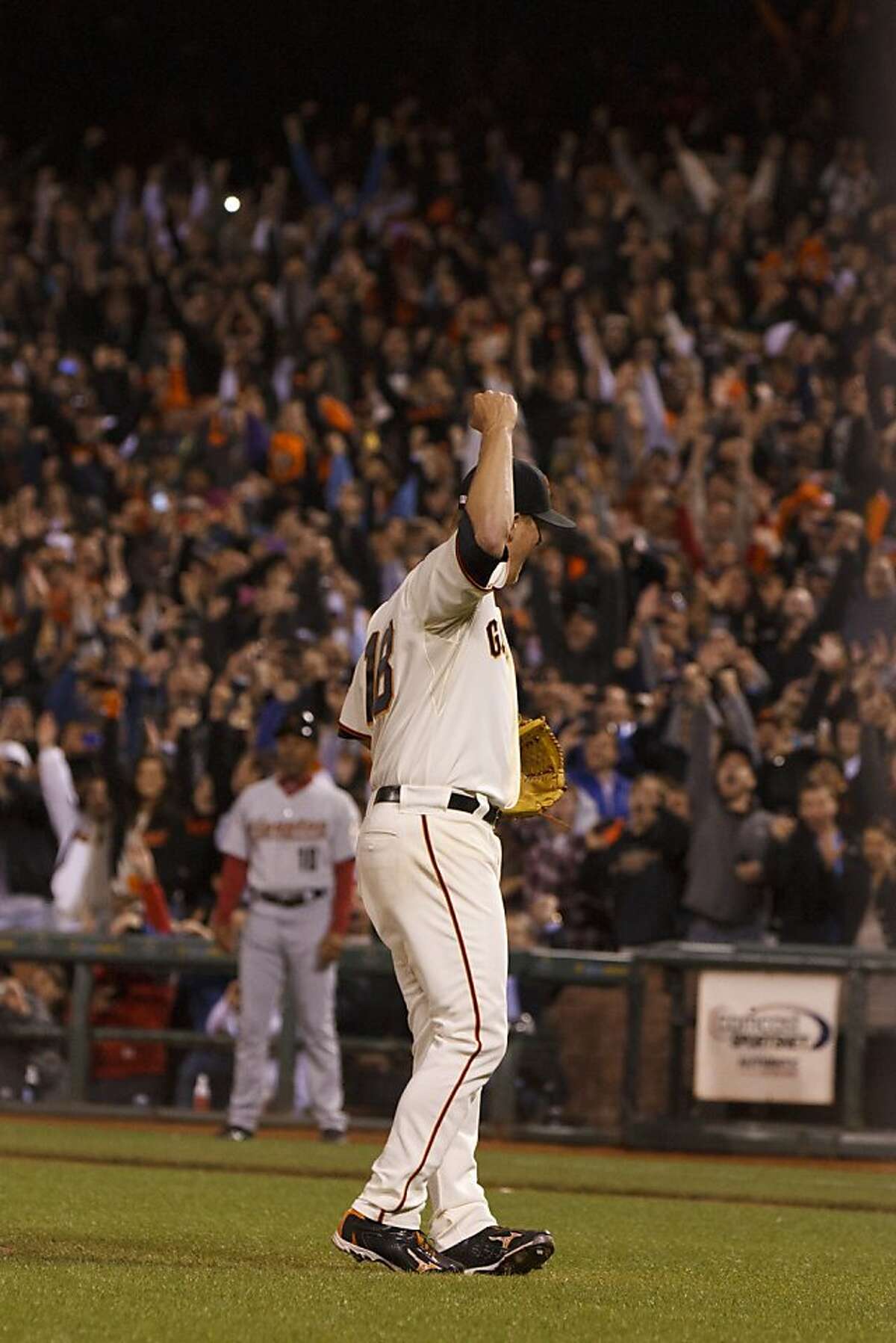 Matt Cain throws perfect game as Giants win 10-0