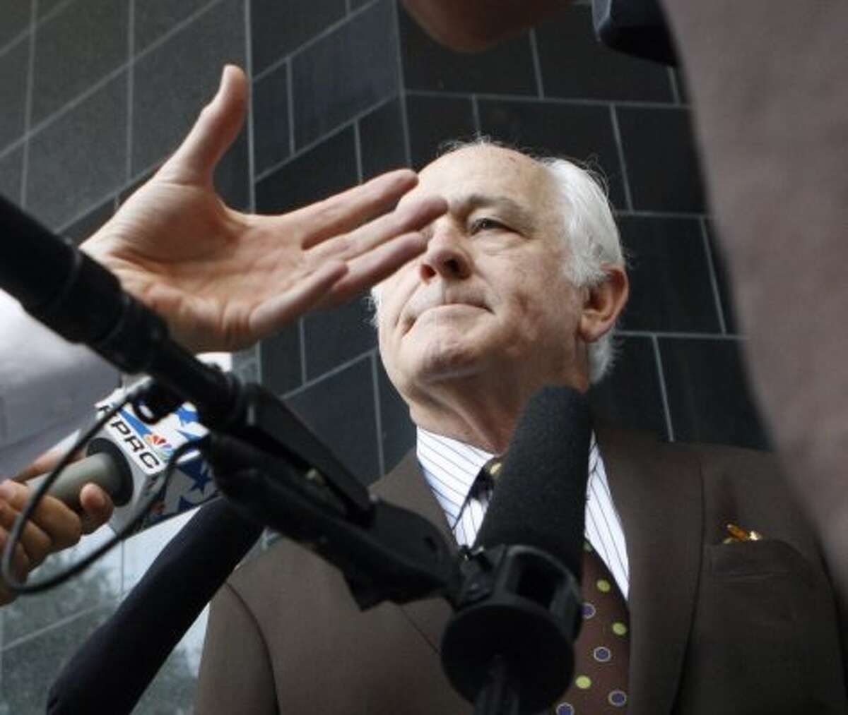 Stanford fraud suits by investors allowed by Supreme Court