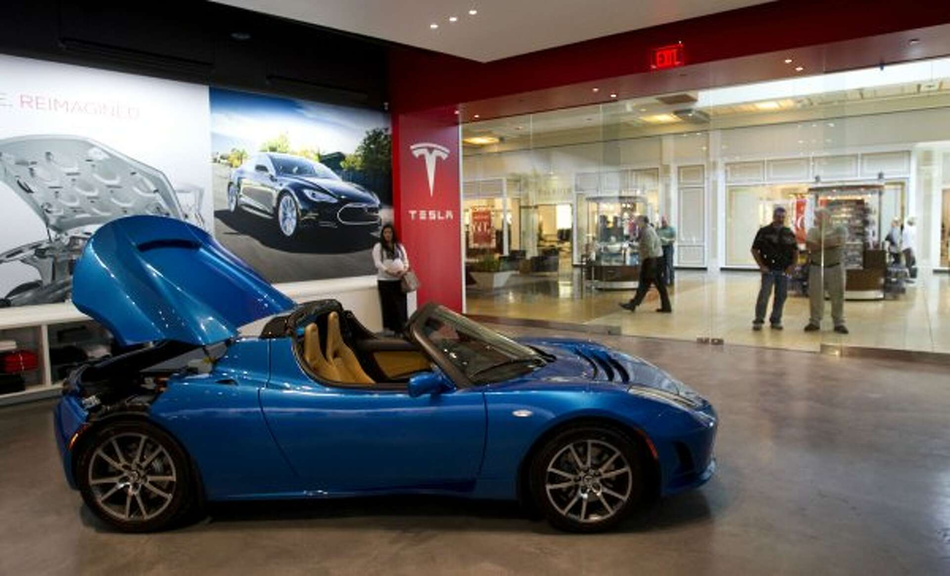 Tesla opts for cozy spots in malls