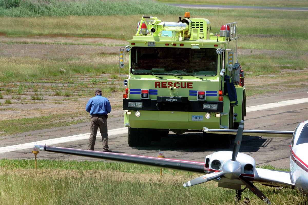 Plane loses control on Sikorsky runway