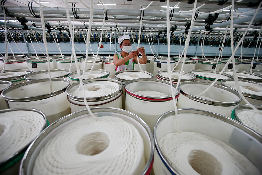 China to buy tons of cotton from U.S. to stockpile