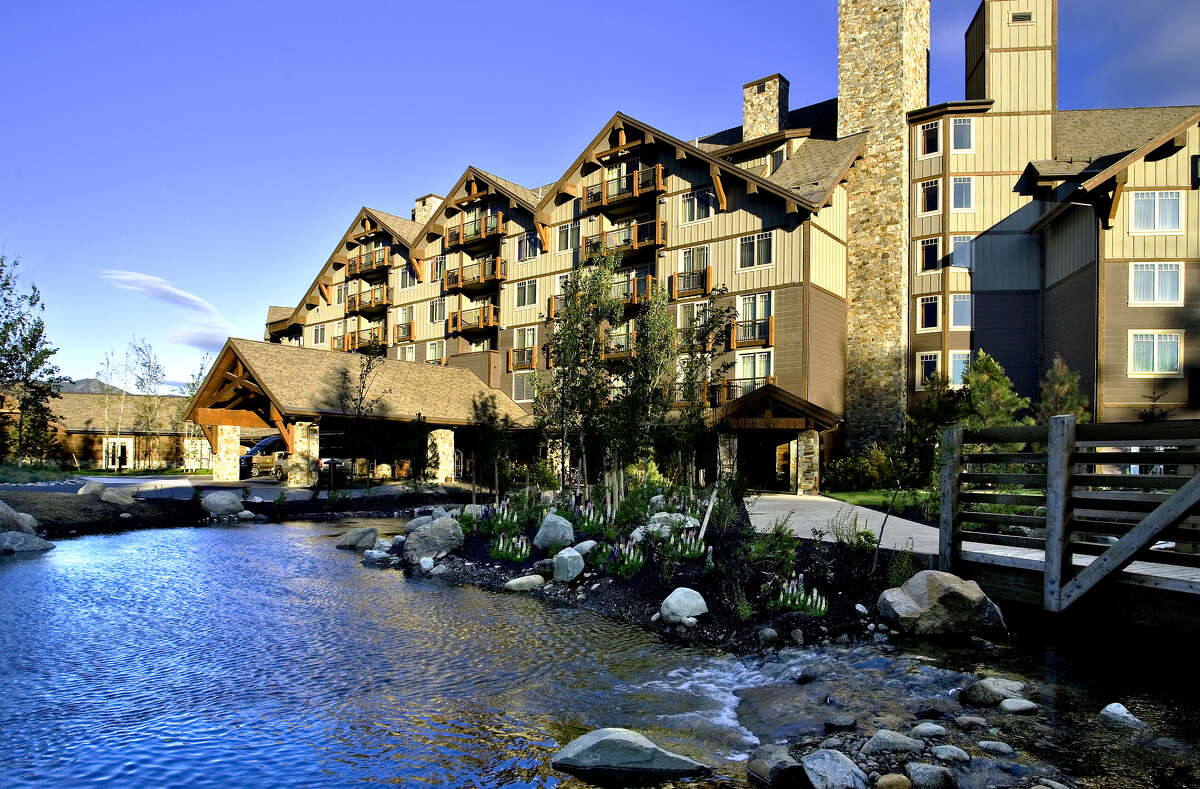 Suncadia Resort plans to auction off 35 condos