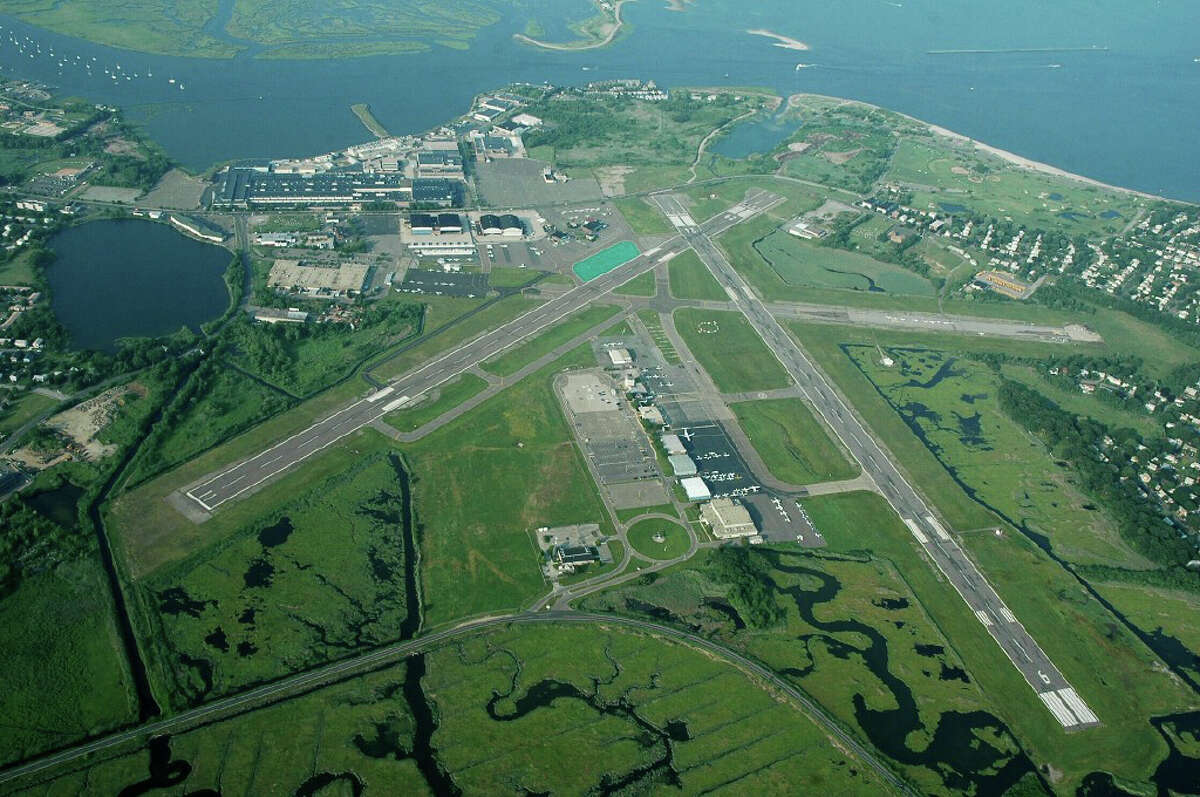 Plane loses control on Sikorsky runway