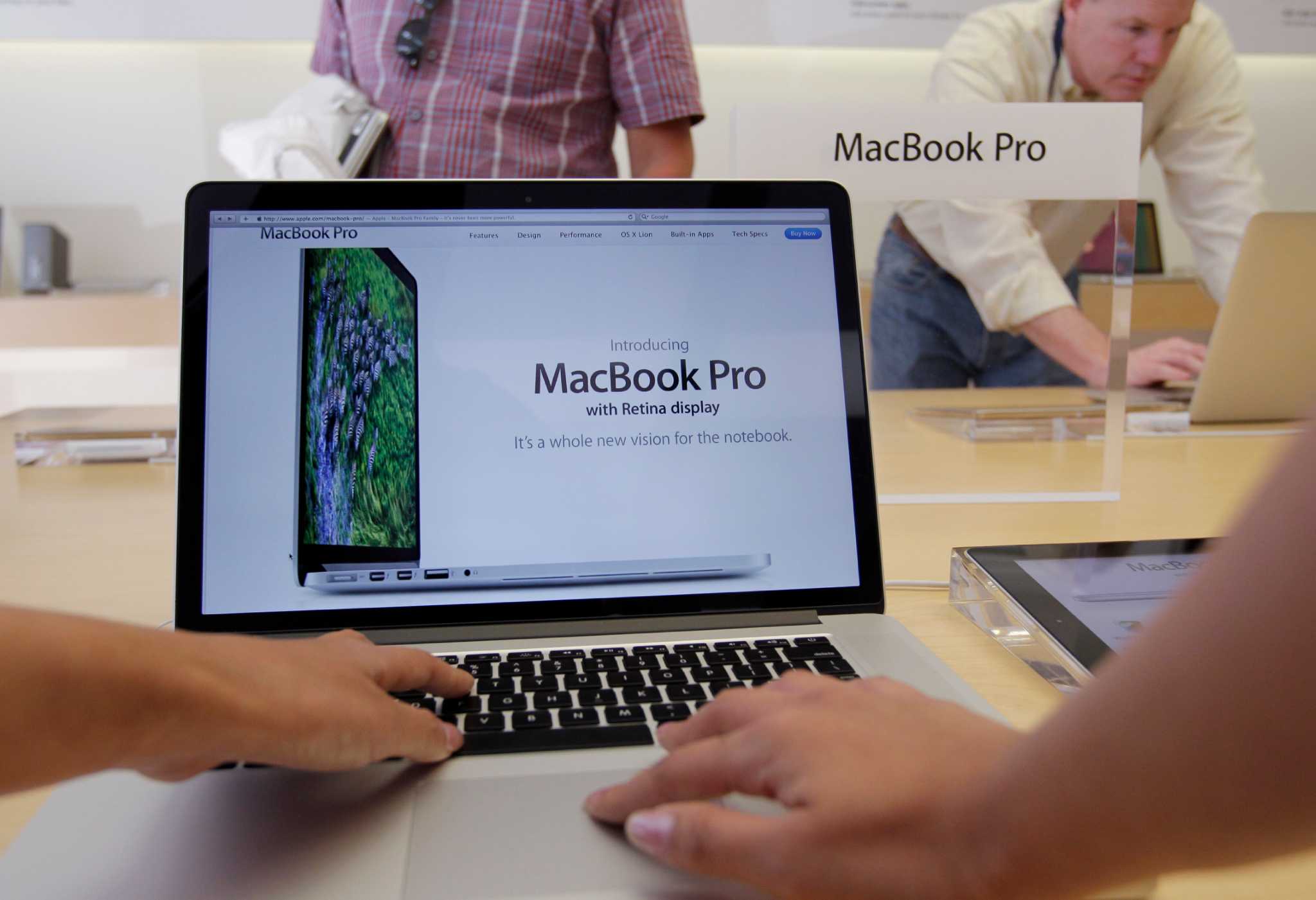 Newly unveiled MacBook Pro gets a test drive