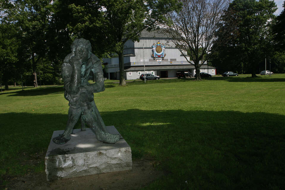 After protest, theater backers win access to Stratford icon