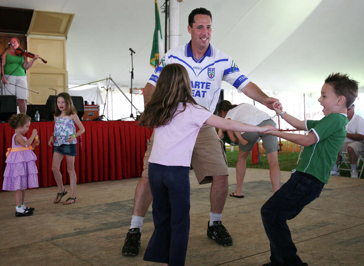 Thousands at Fairfield Irish Festival