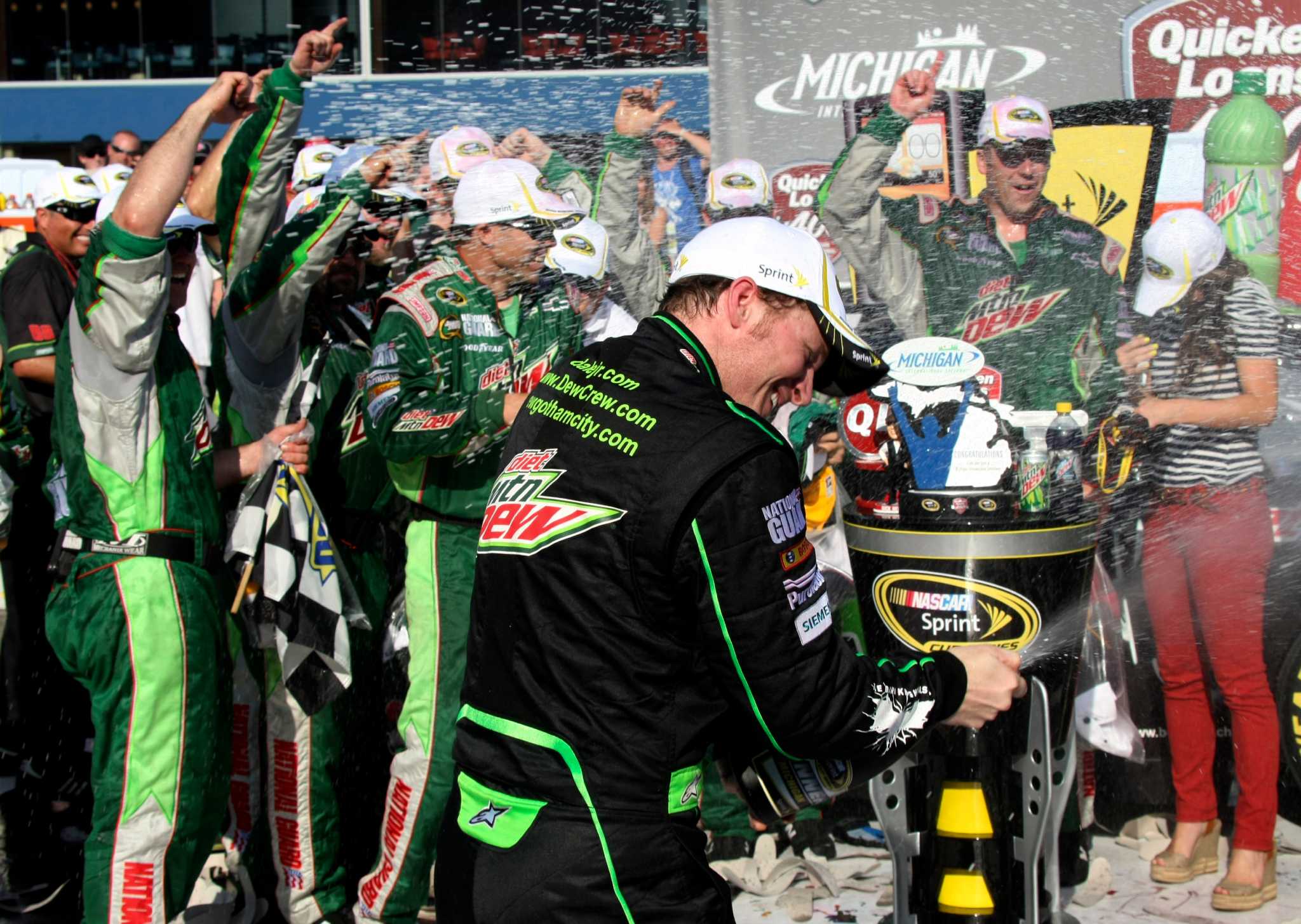 Earnhardt rewards faithful