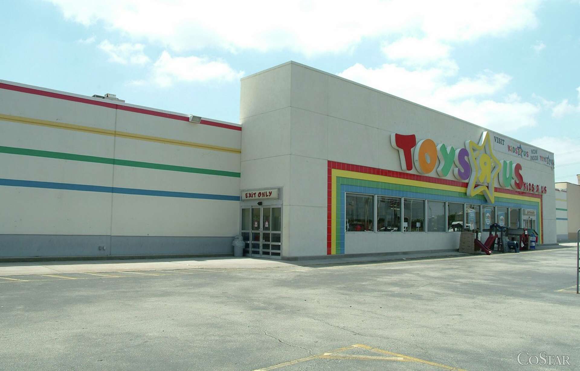 Former Toys 'R' Us has new owner and tenants
