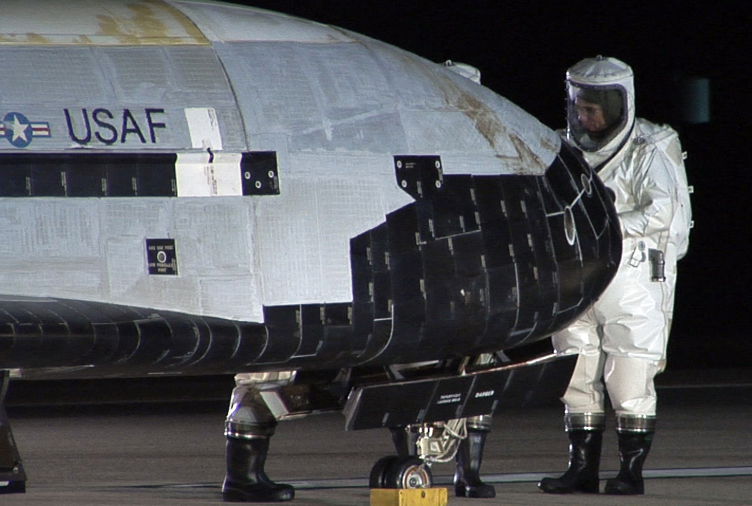 Boeing-built space plane lands after secret 2-year mission