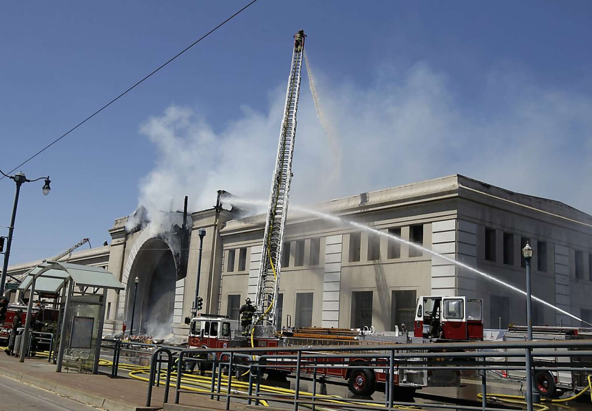 Blaze damages SF Pier 29, central to America's Cup