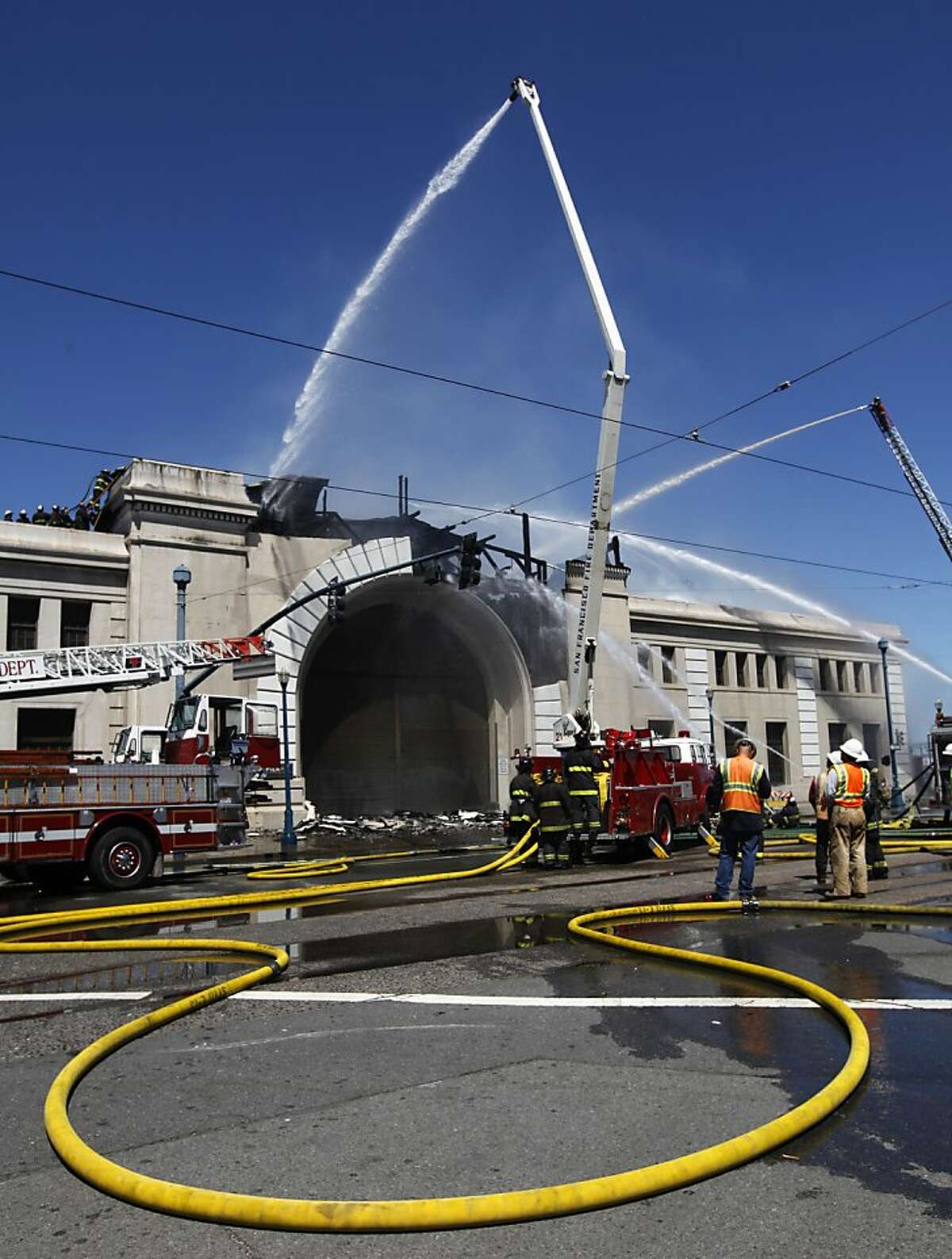 Blaze damages SF Pier 29, central to America's Cup