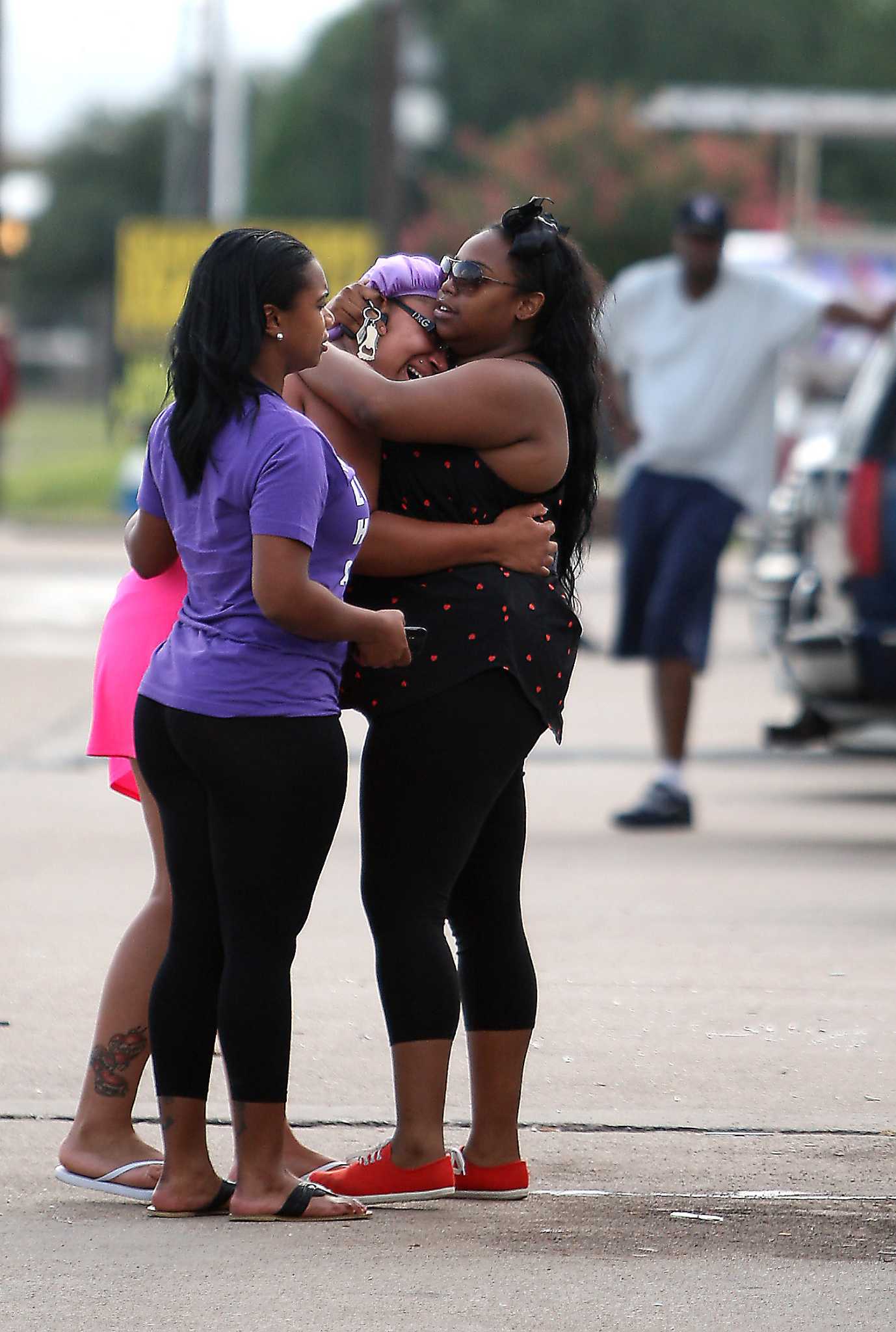 3 killed, rapper hurt in shooting