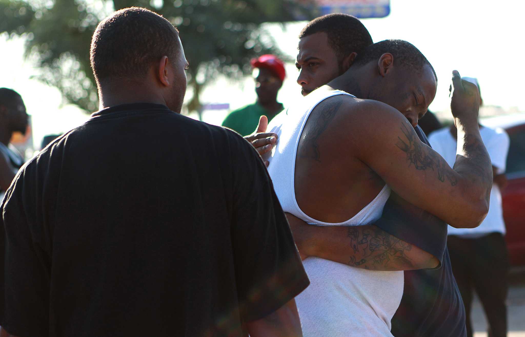 3 die, Houston rapper wounded outside nightclub