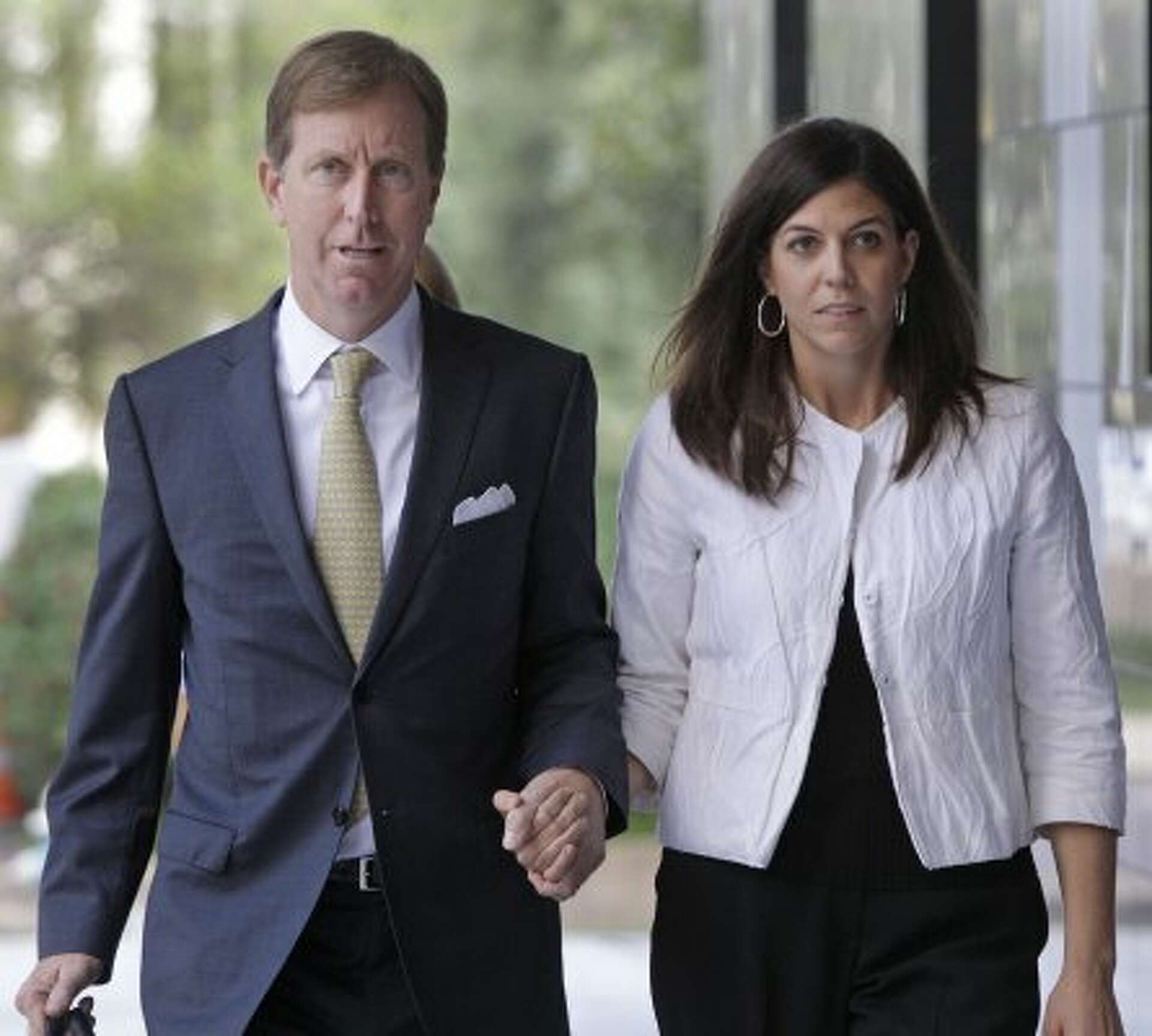 Stanford fraud suits by investors allowed by Supreme Court