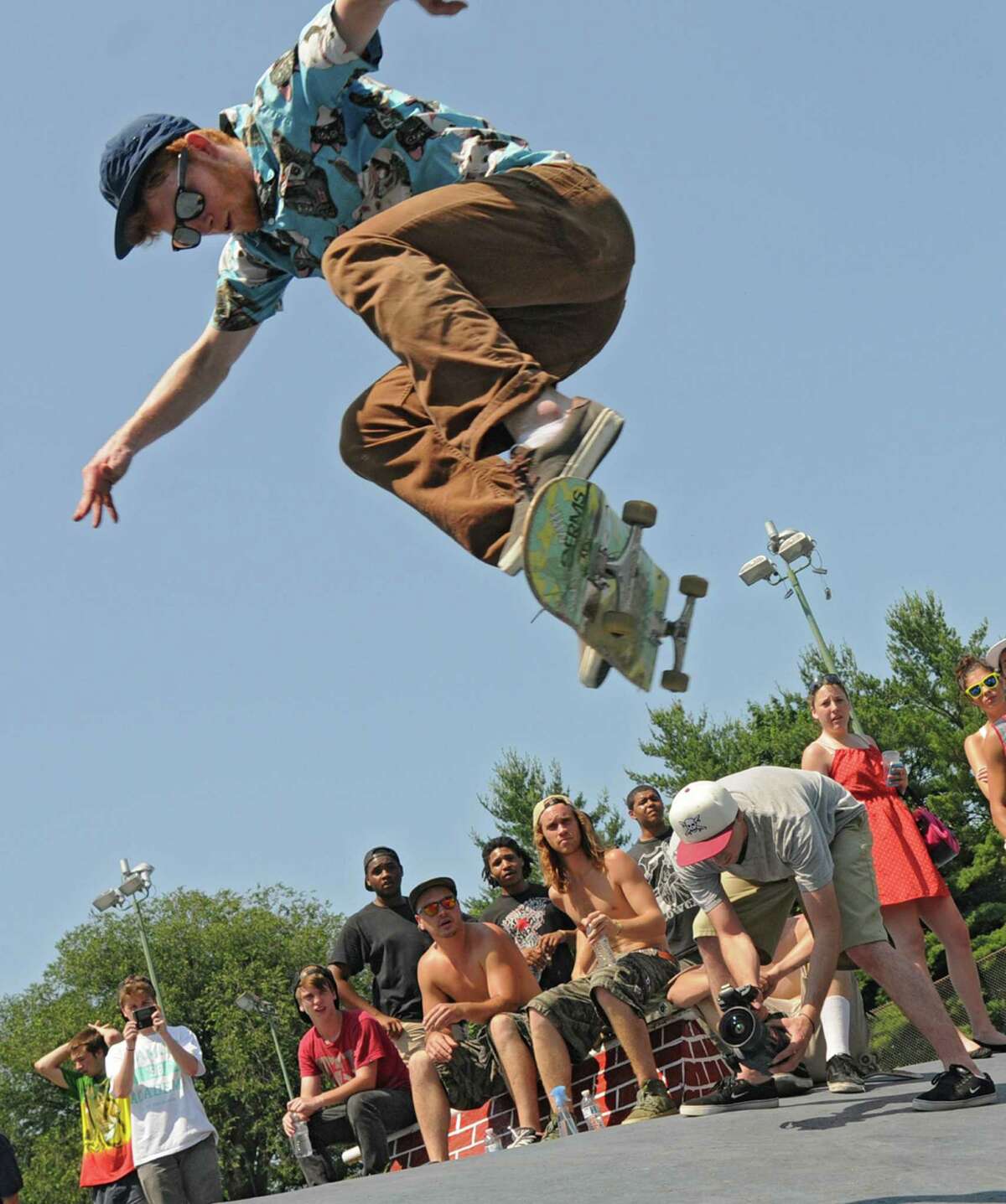 Photos, video: skateboarders in the park