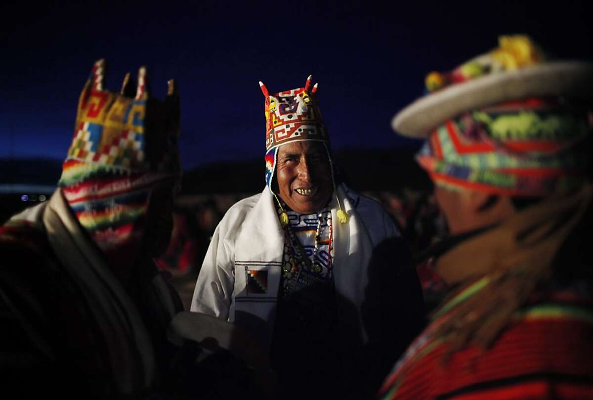 Indigenous Aymara celebrate the year 5520