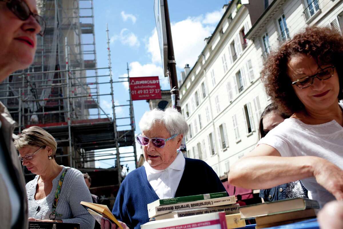 The French still flock to bookstores