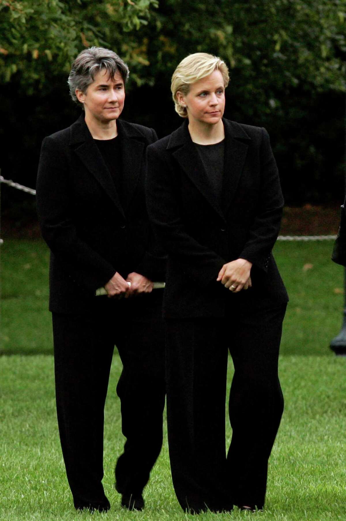 Cheney's daughter marries longtime partner