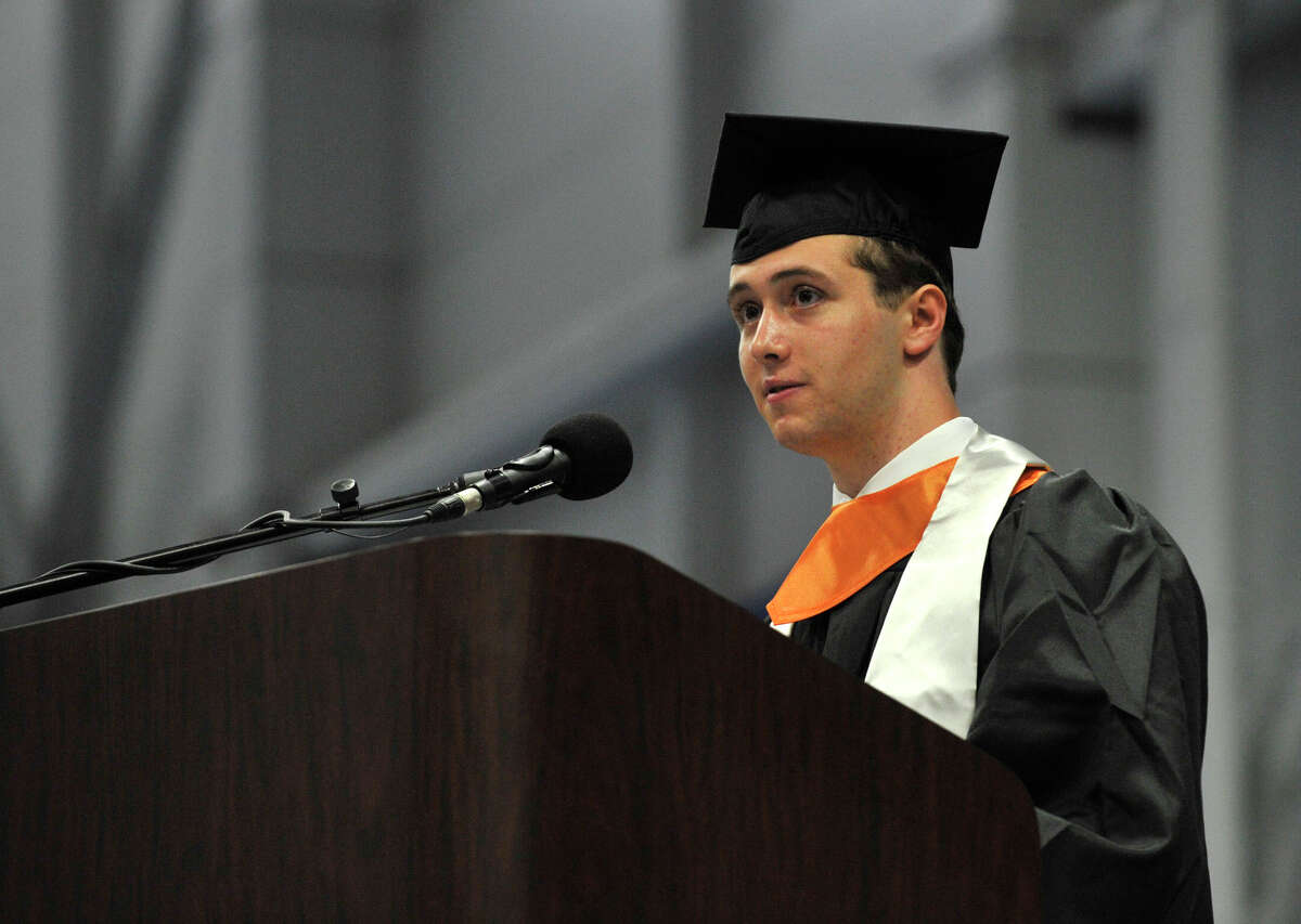 Ridgefield grads told to find own way