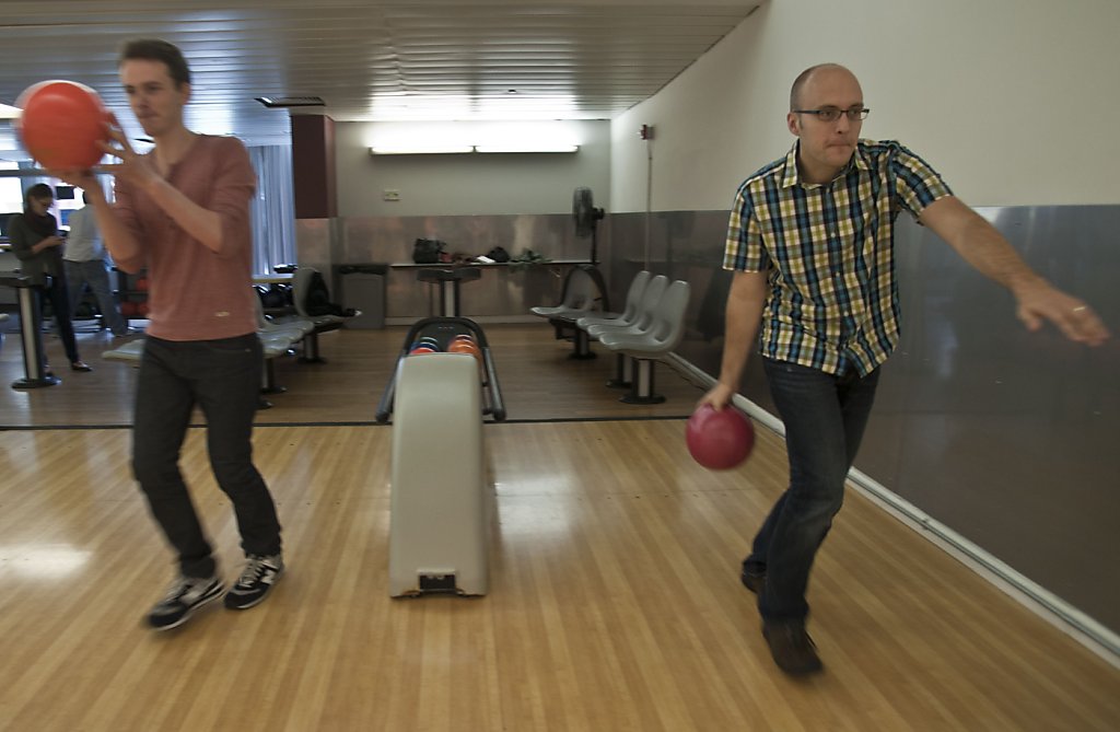 Daniel Gross and Cue change world 1 date at a time