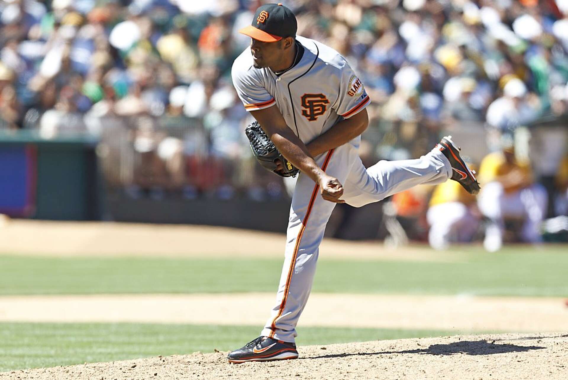 A's rookie Norris beats Giants 4-2 with 1st homer