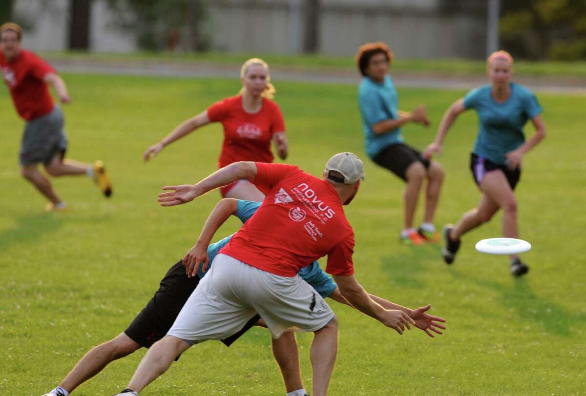 Frisbee fanatics find ultimate rush