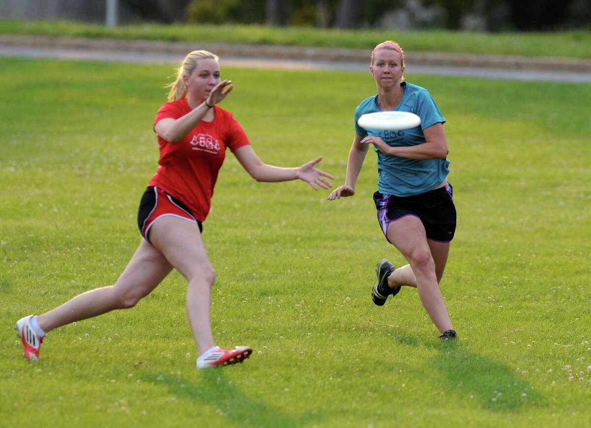 Frisbee fanatics find ultimate rush