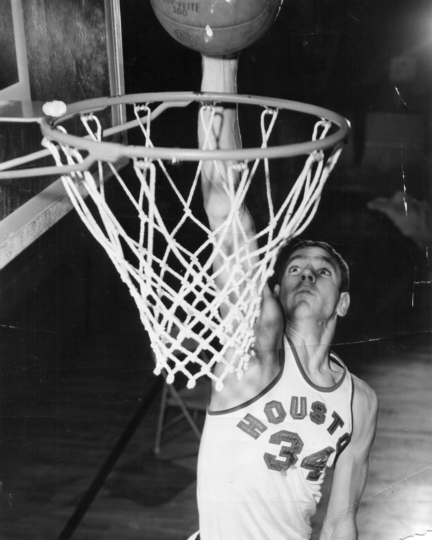 Ex-UH player Luckenbill played key role in historic NBA feat