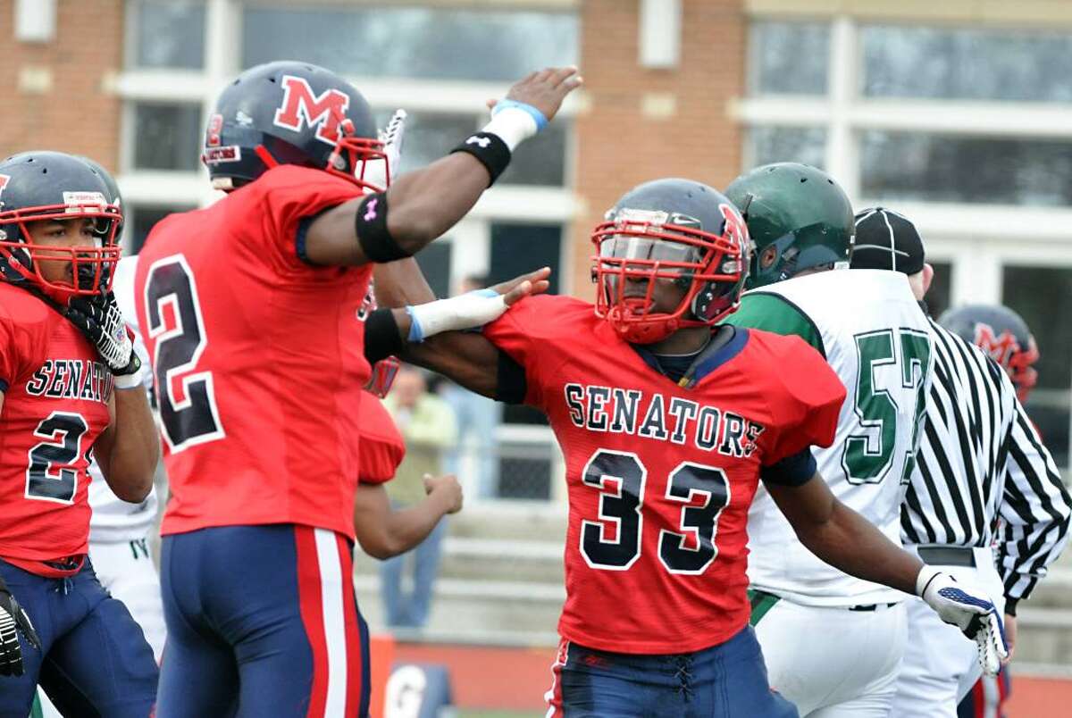 Slideshow: Thanksgiving football games