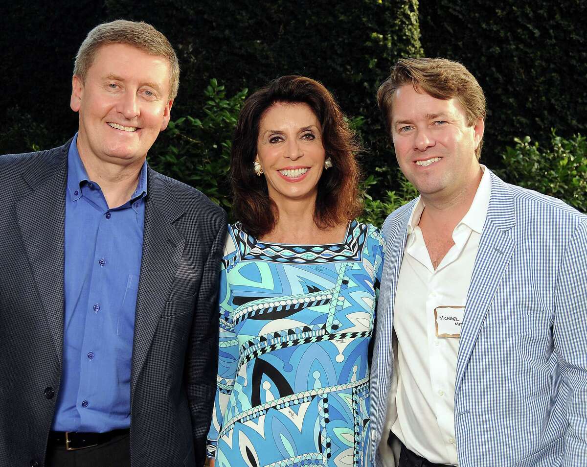 Mosbacher revs up fans for F1 Race