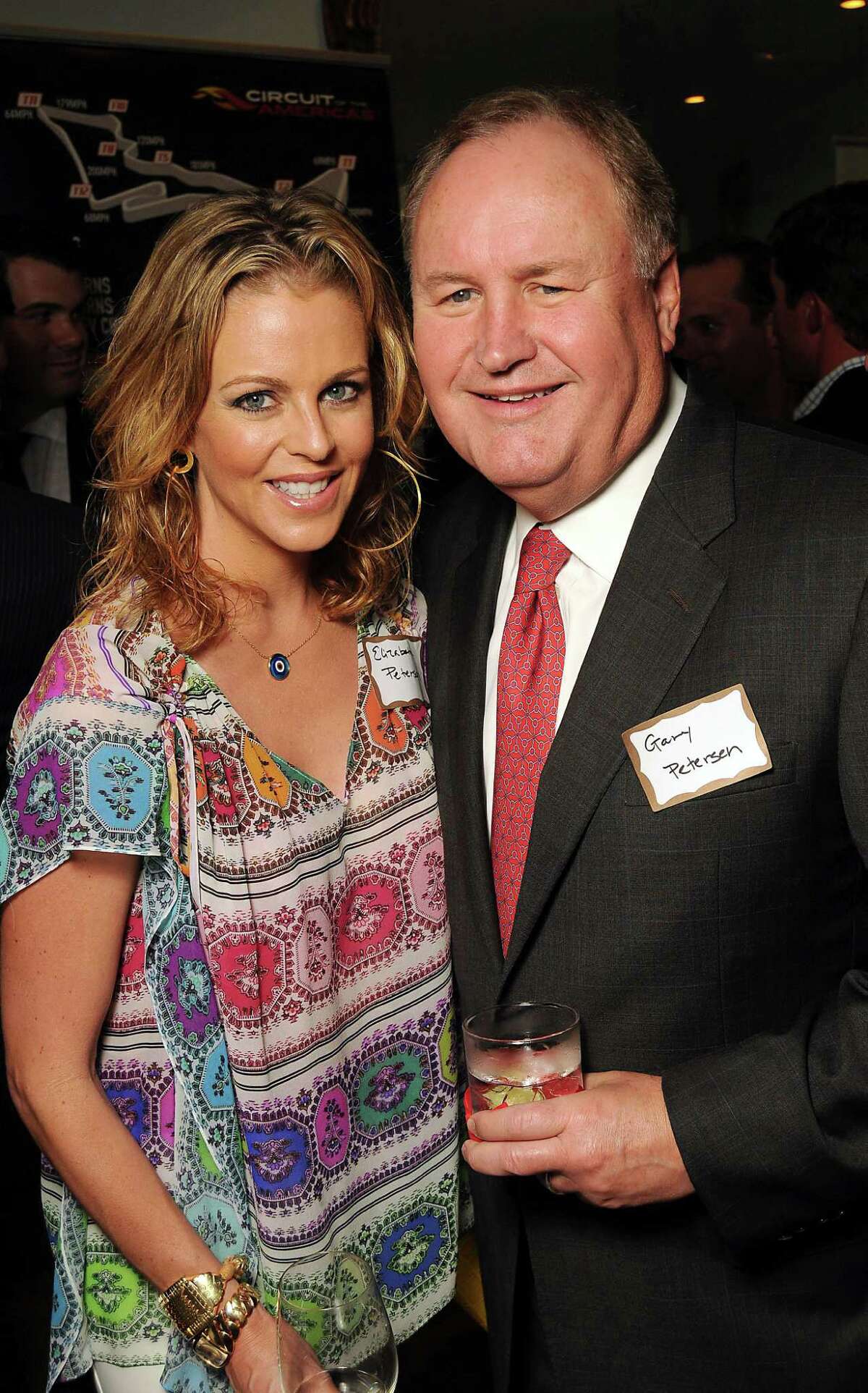 Mosbacher revs up fans for F1 Race