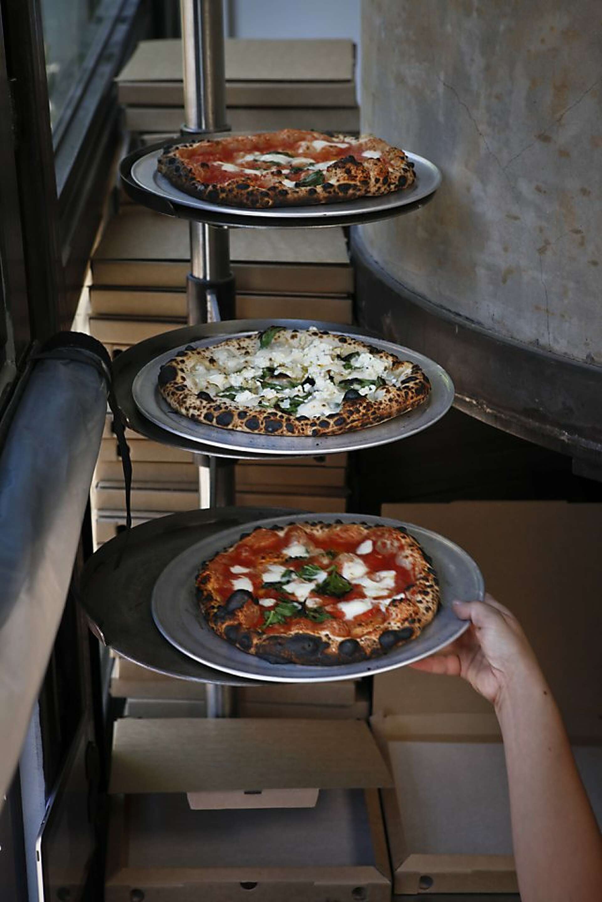 Del Popolo pizza truck