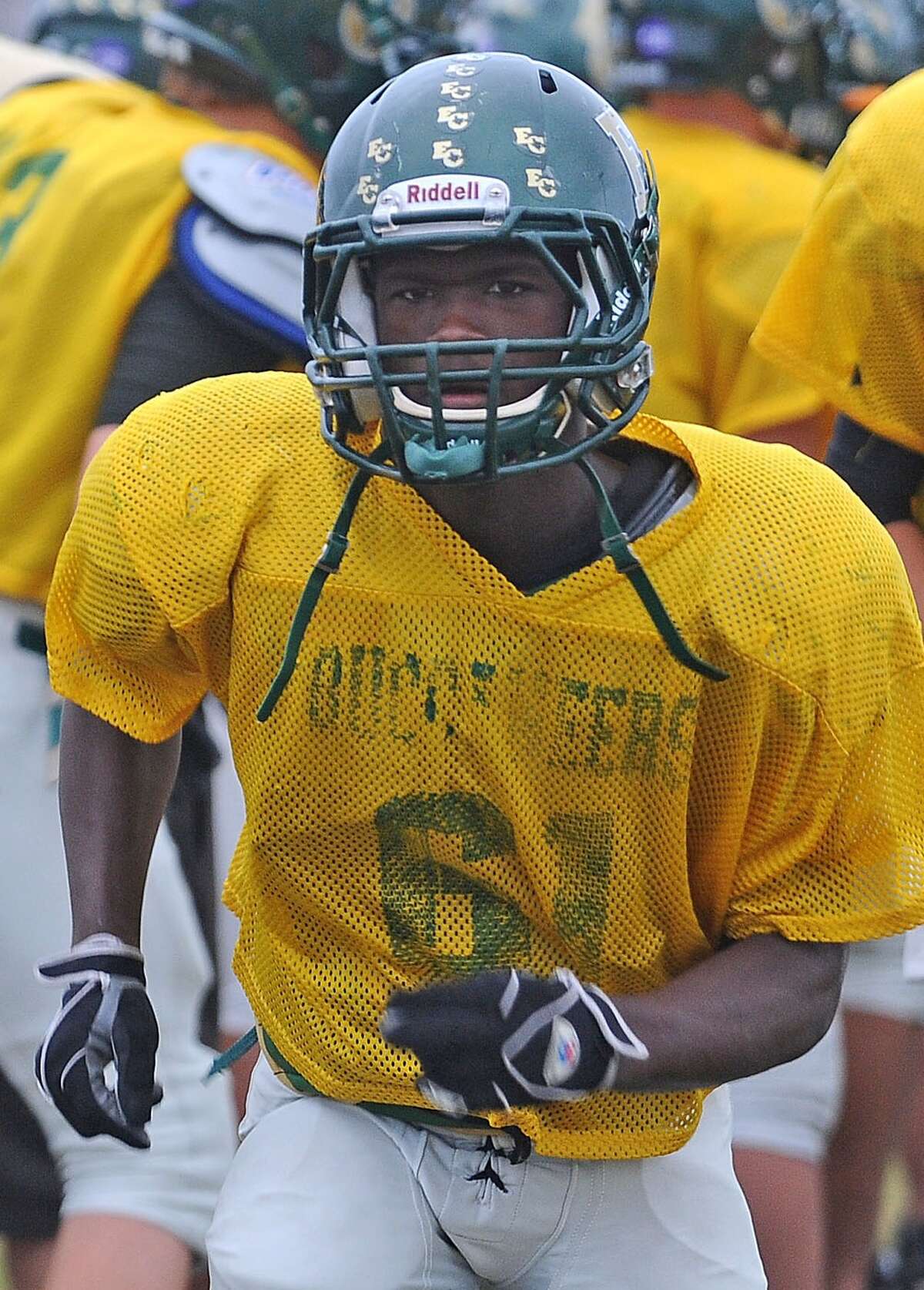 East Chambers football player awarded for big game