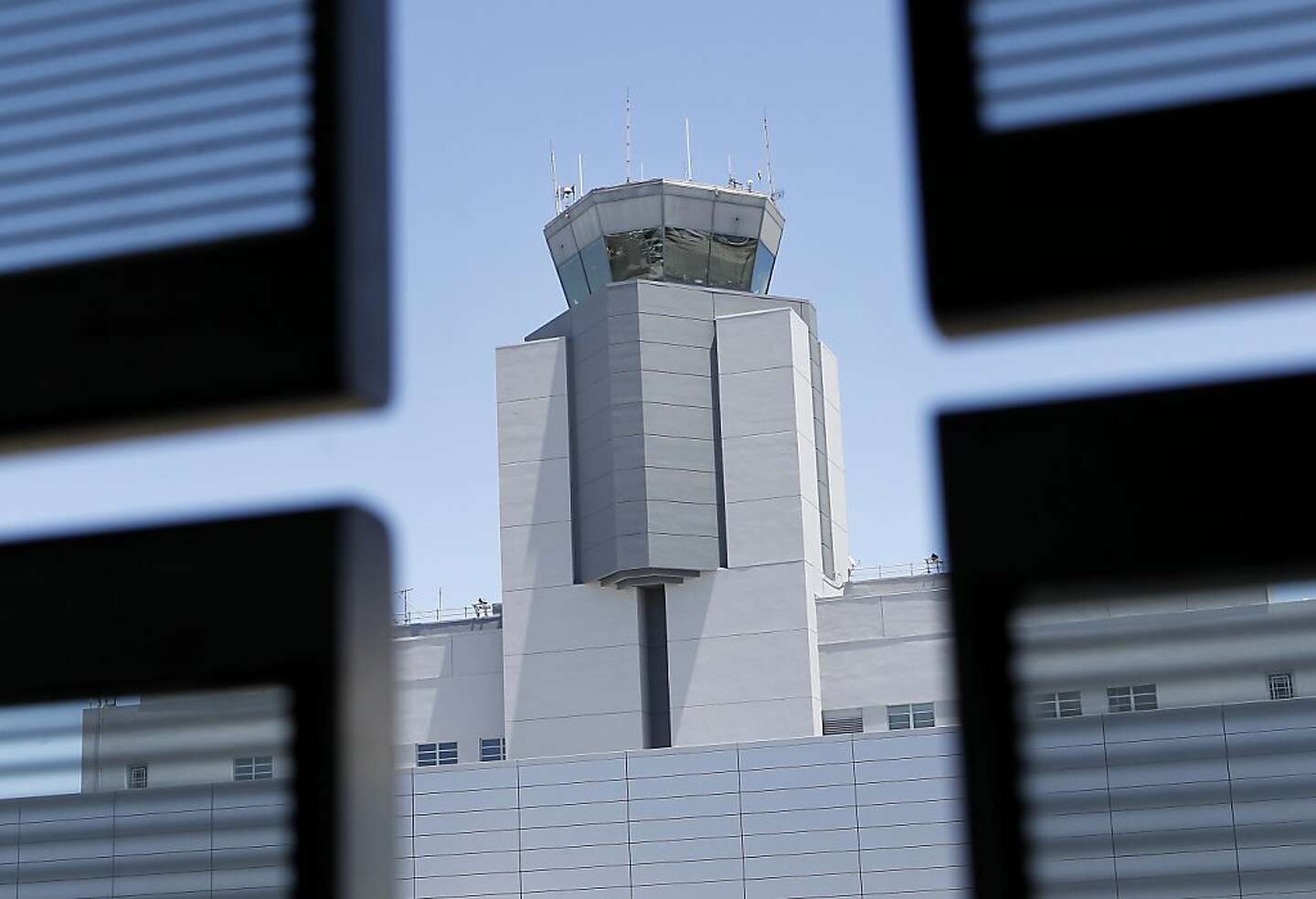 New SFO control tower will have a torch-like air