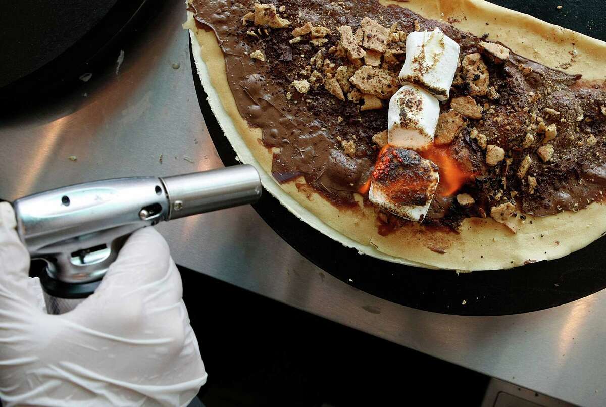 Sweet Paris feeds hunger for crepes