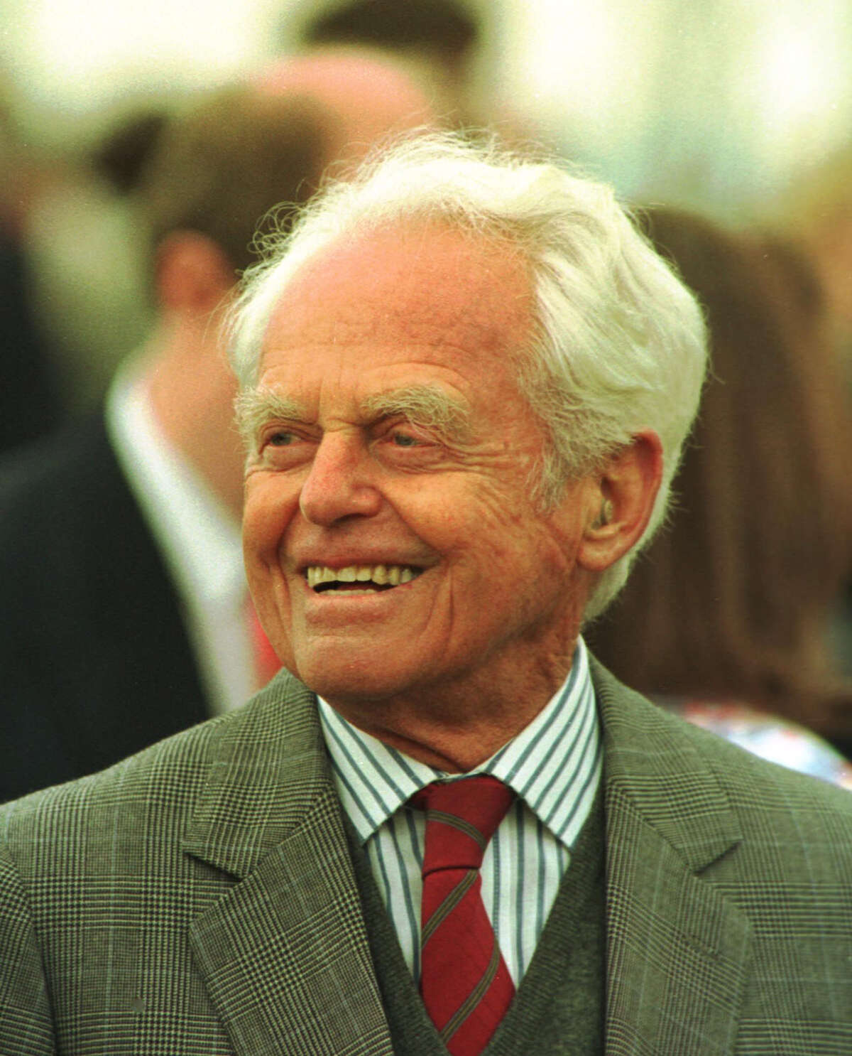 World's oldest billionaire dies