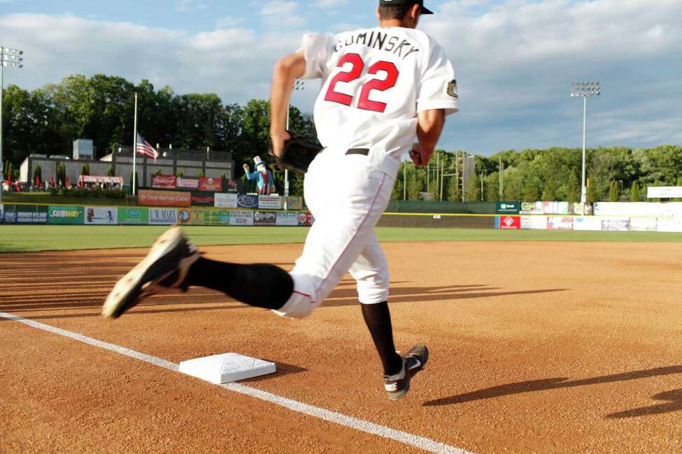 ValleyCats rally, complete sweep