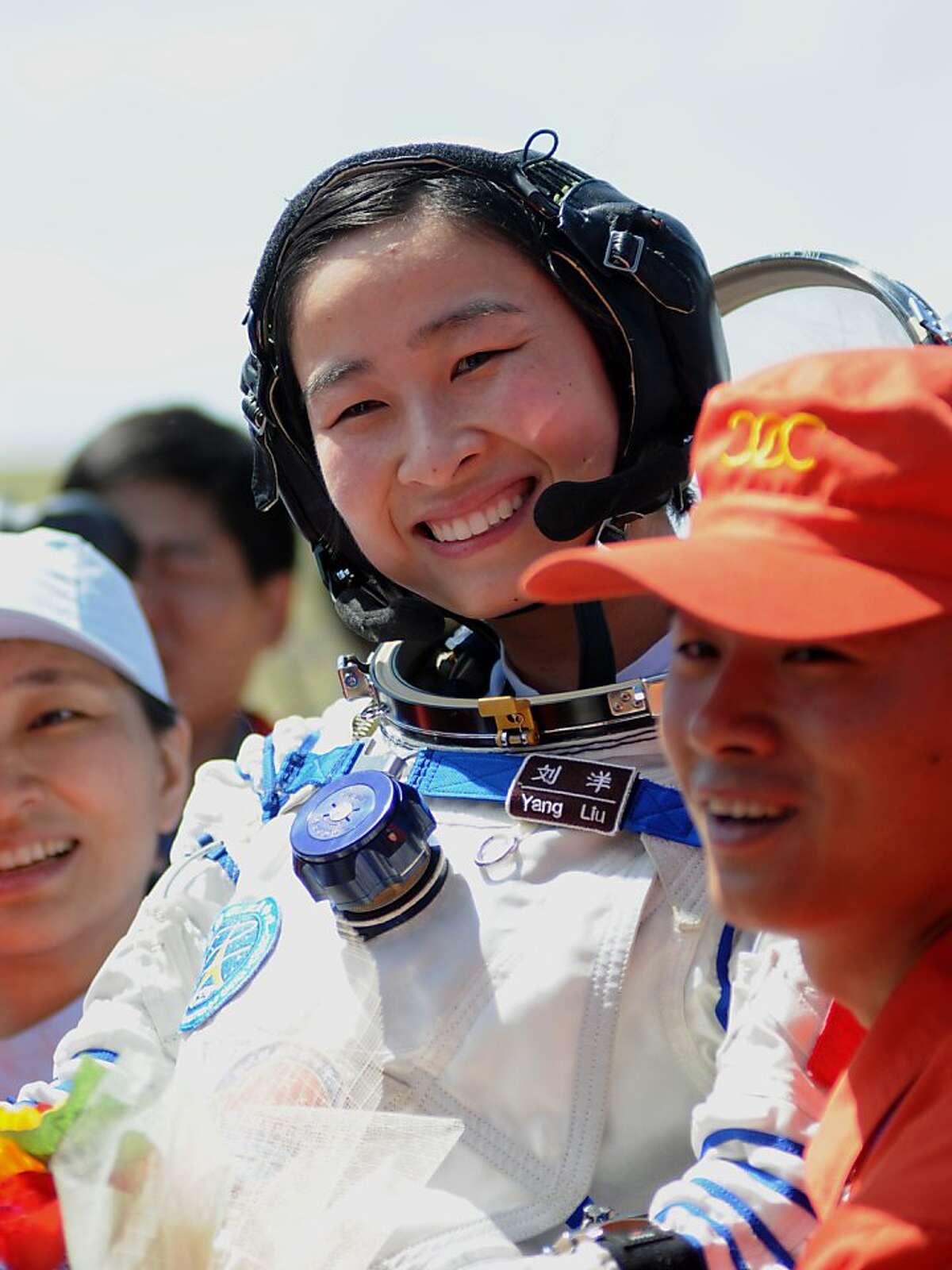 1st Chinese female astronaut, crew land safely