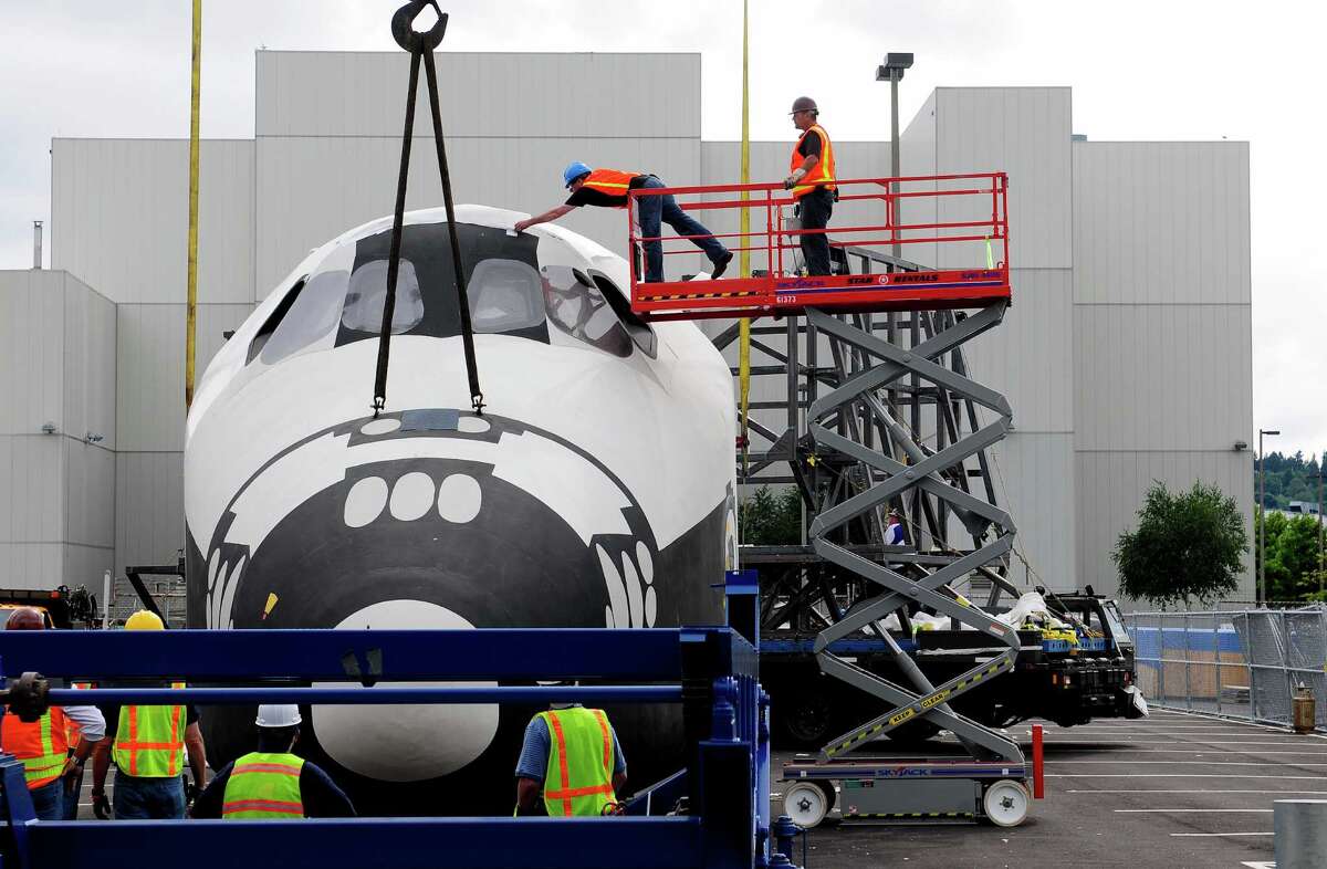 Shuttle trainer crew compartment lands in Seattle