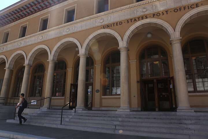 Berkeley residents fight for post office