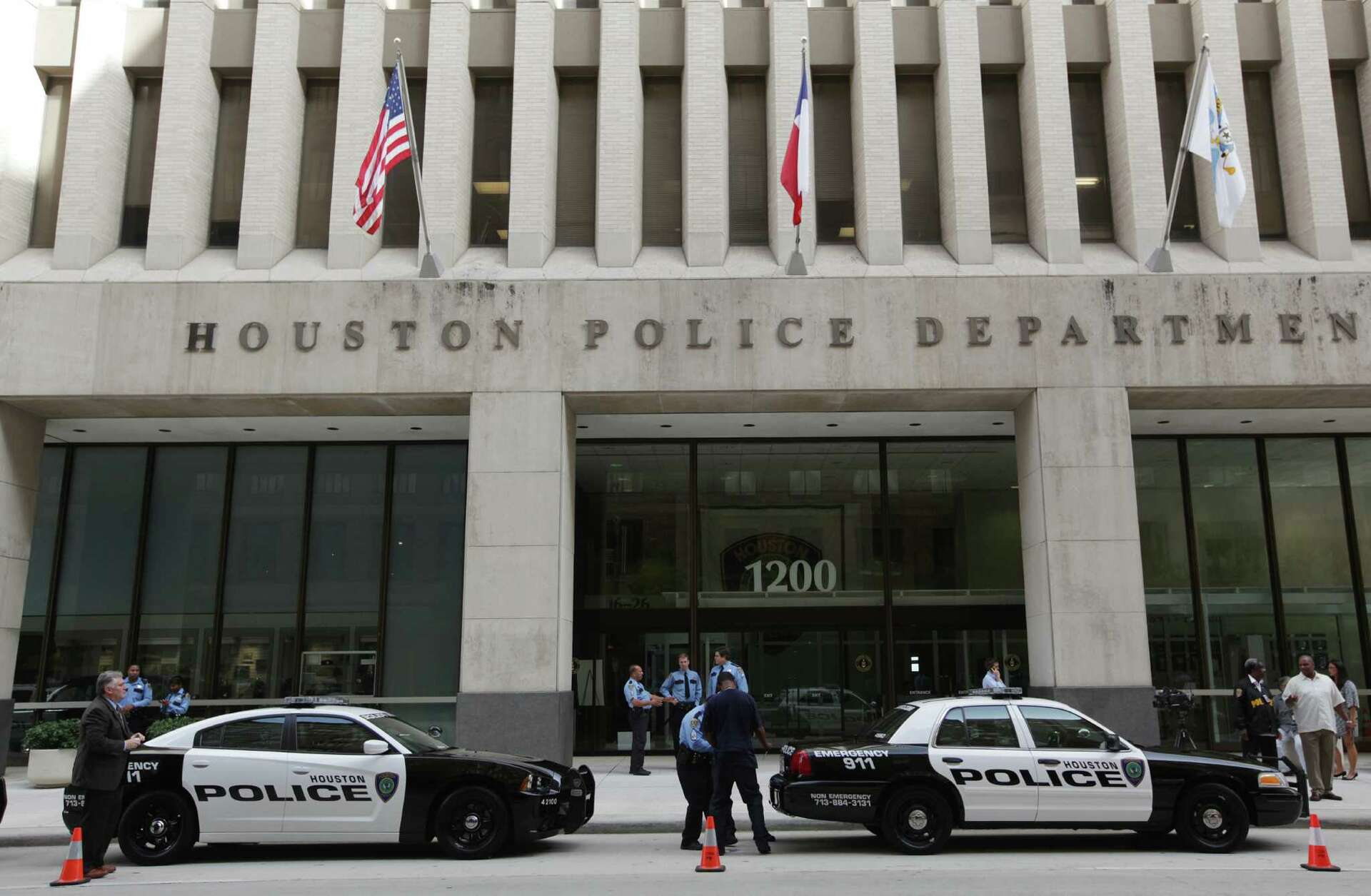 HPD's uniforms, cars will get makeovers