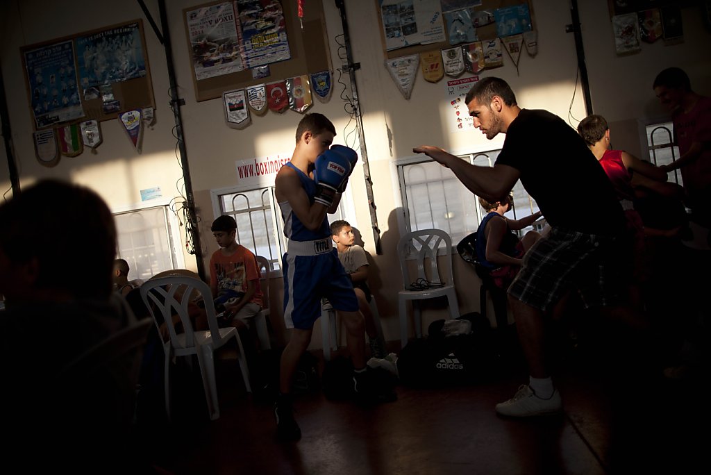 Boxing connects young Israeli Arabs and Jews