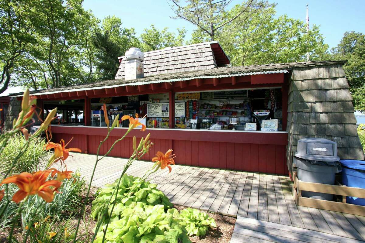 Island Beach devotees fight to save concession building