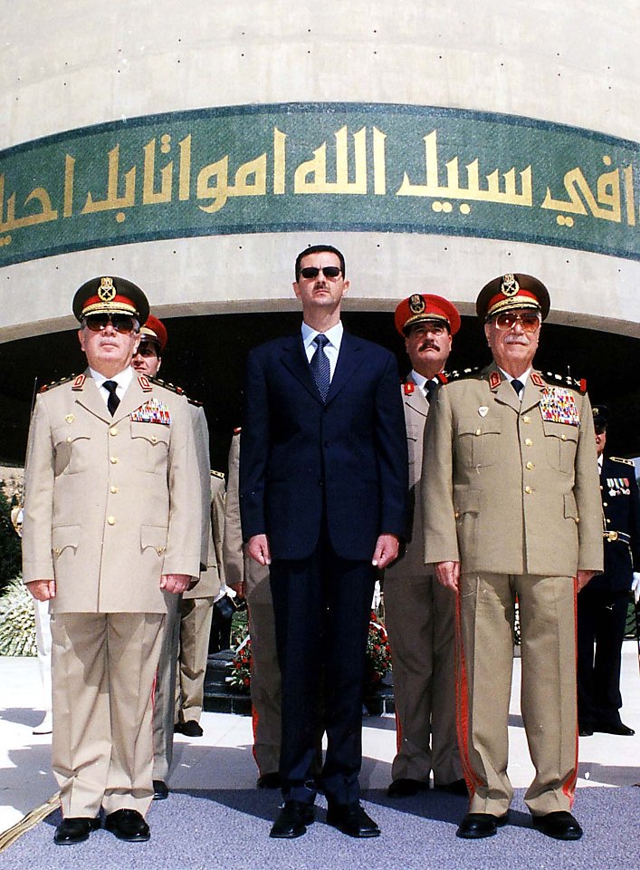 Syrian military leader defects