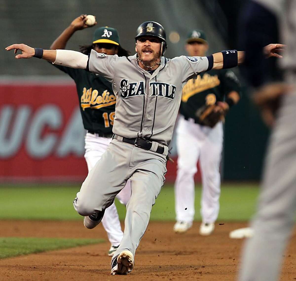 A's: Carter's homer sinks Mariners in 11th inning