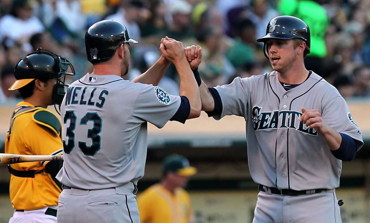 Parker falls back to earth as Mariners top A's